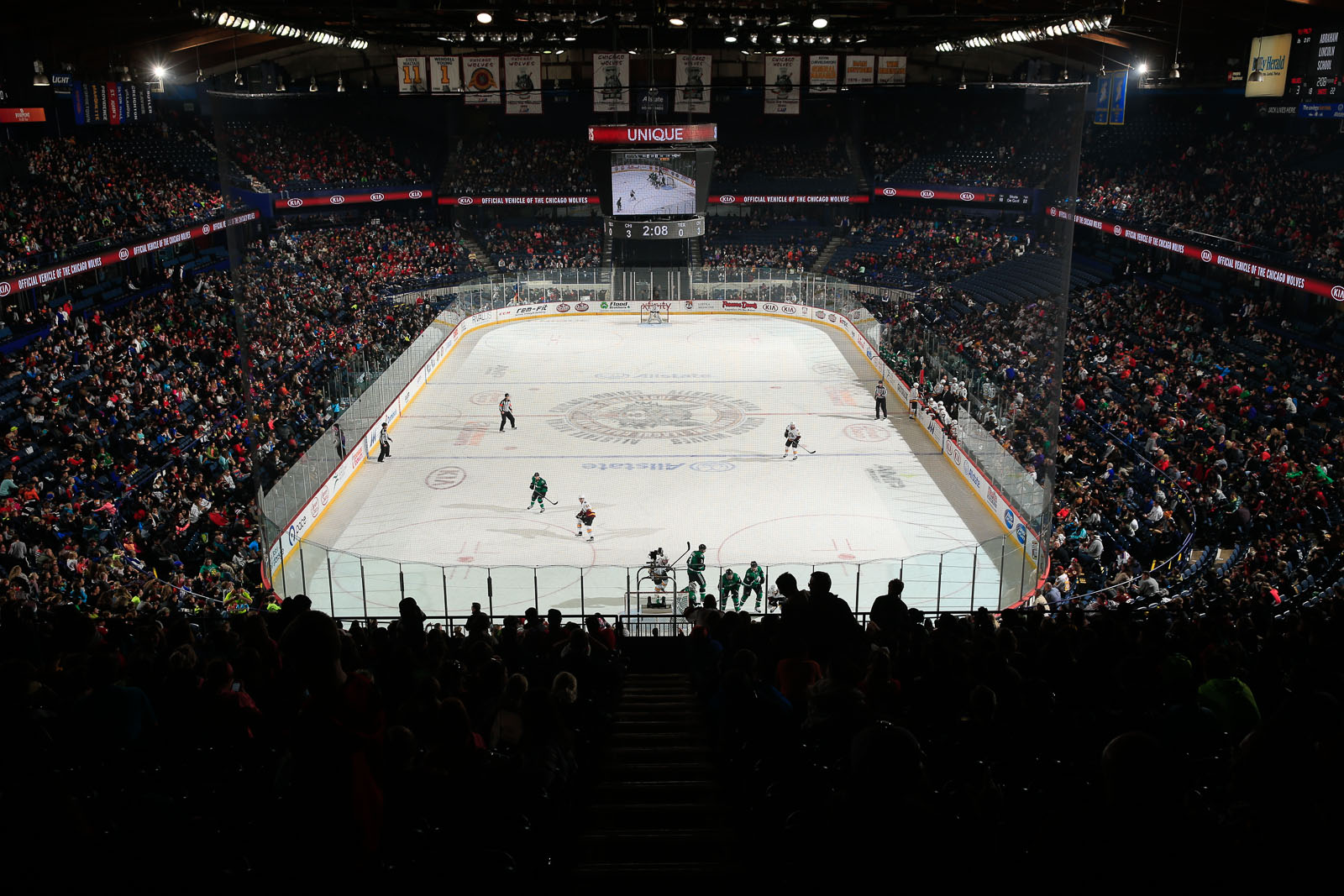 WOLVES ACQUIRE LABRIE - Chicago Wolves