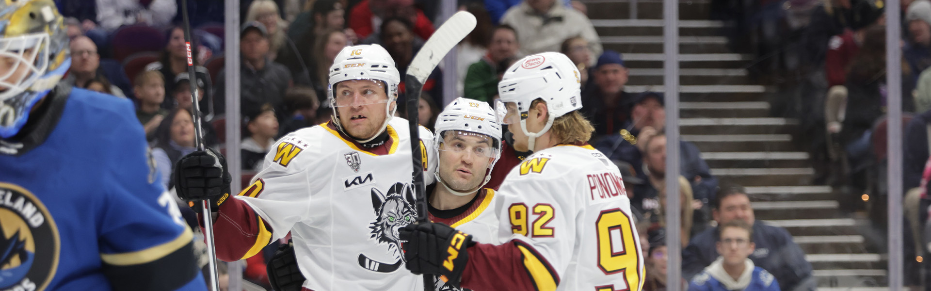 WOLVES TAKE DOWN MONSTERS 4-1 - Chicago Wolves