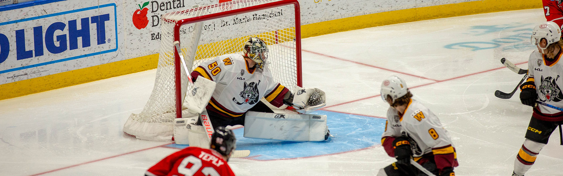 WOLVES DROP 5-2 DECISION TO ICEHOGS - Chicago Wolves