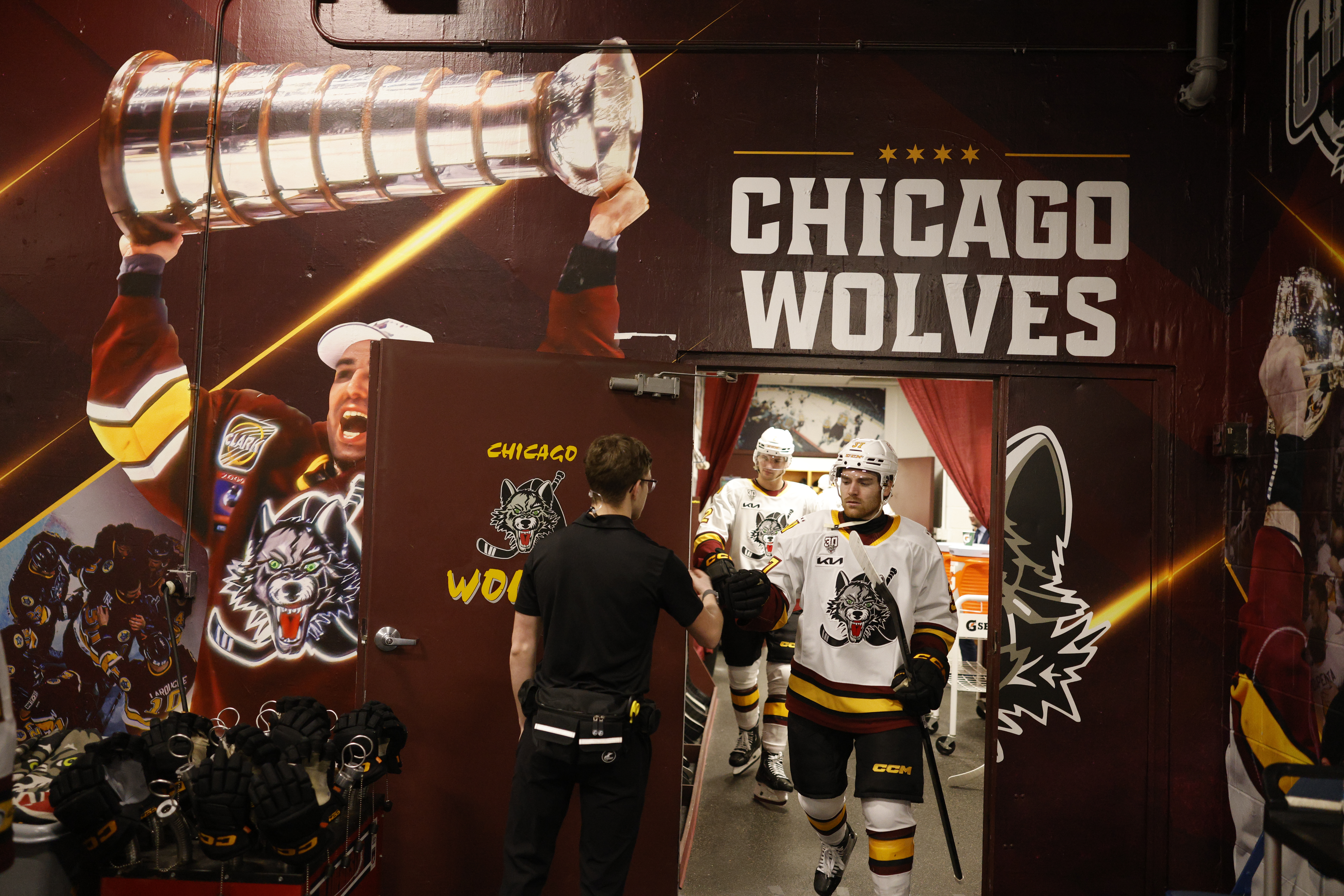 A Day in the Life of Wolves Equipment Manager Rob Kennedy - Chicago Wolves