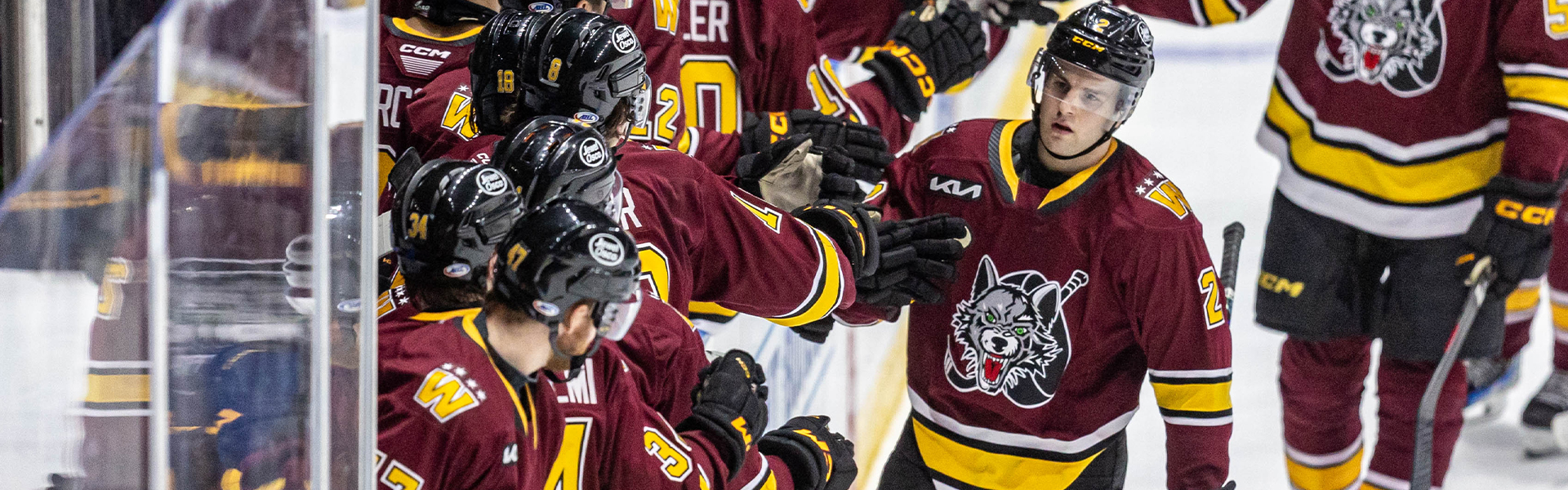 WOLVES TAKE DOWN ICEHOGS 3-2 - Chicago Wolves