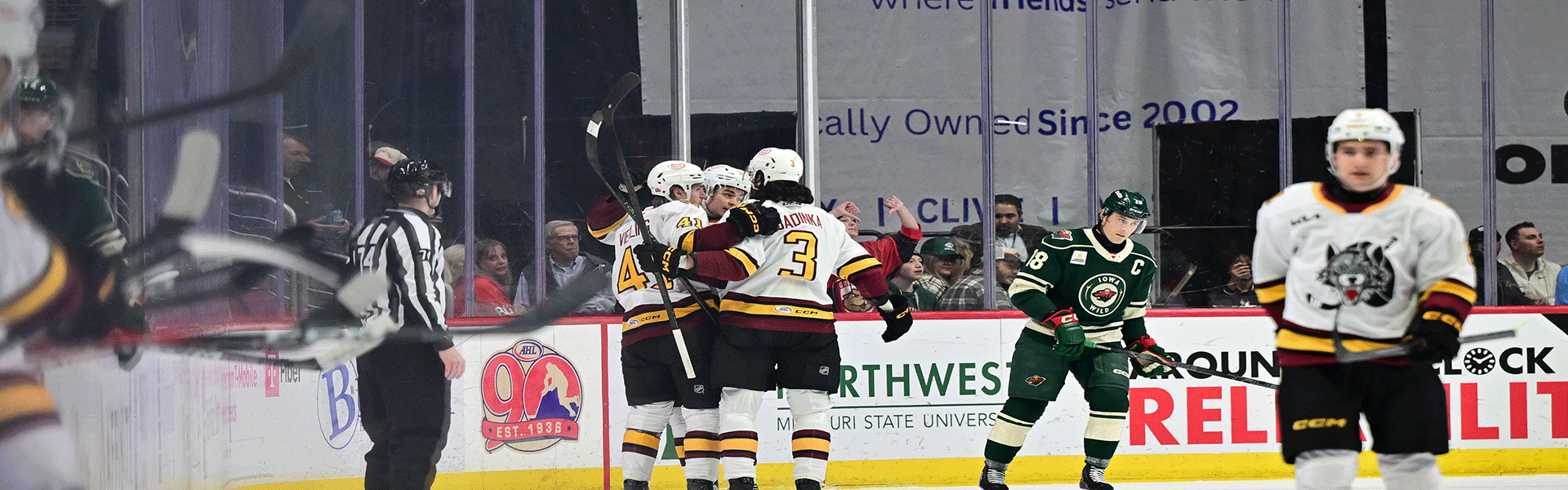 WOLVES END SKID BY TOPPING WILD 4-3 IN SHOOTOUT - Chicago Wolves